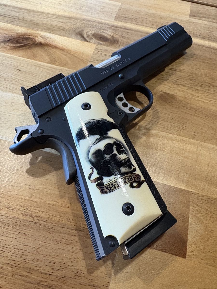 GRIPS 1911 «The Expendables » (Neu (gemäss Beschreibung)) in St-Pierre ...
