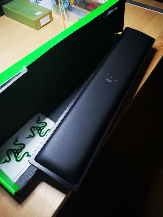 Razer Wrist Rest - Full-sized keyboards (Neu und originalverpackt) in ...