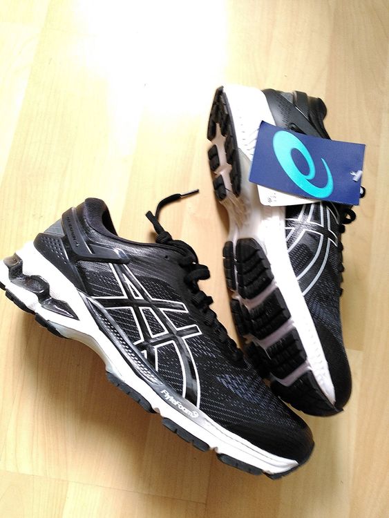 GEL-KAYANO 26 Schwarz-Weiss (Neu (gemäss Beschreibung)) in Roggwil BE für CHF 60 – mit Lieferung ...