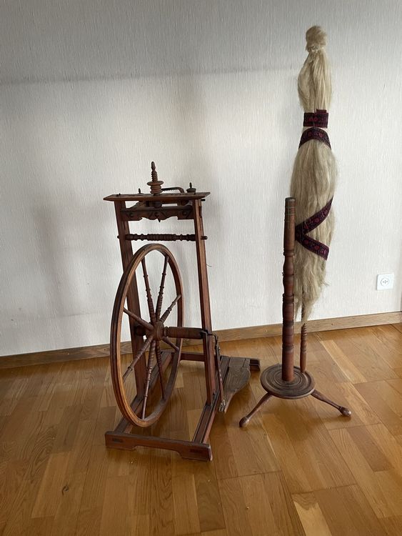Antikes Spinnrad mit Wolle, Rarität, Vintage, Holzrad (Gebraucht) in ...