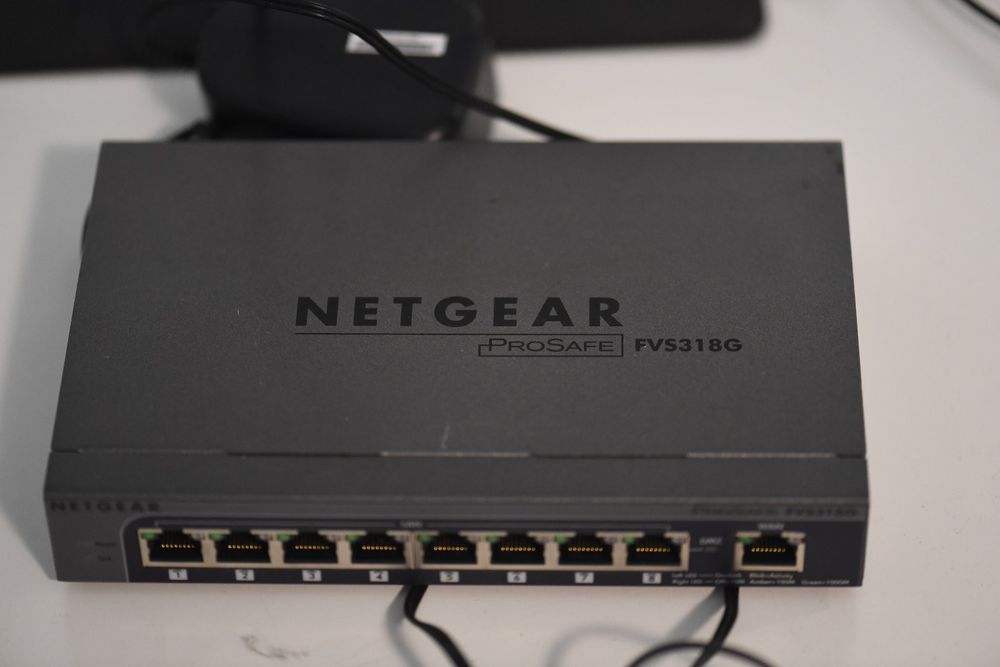Firewall Netgear ProSafe Gigabit 8 Port VPN Firewall FVS318G (Gebraucht ...