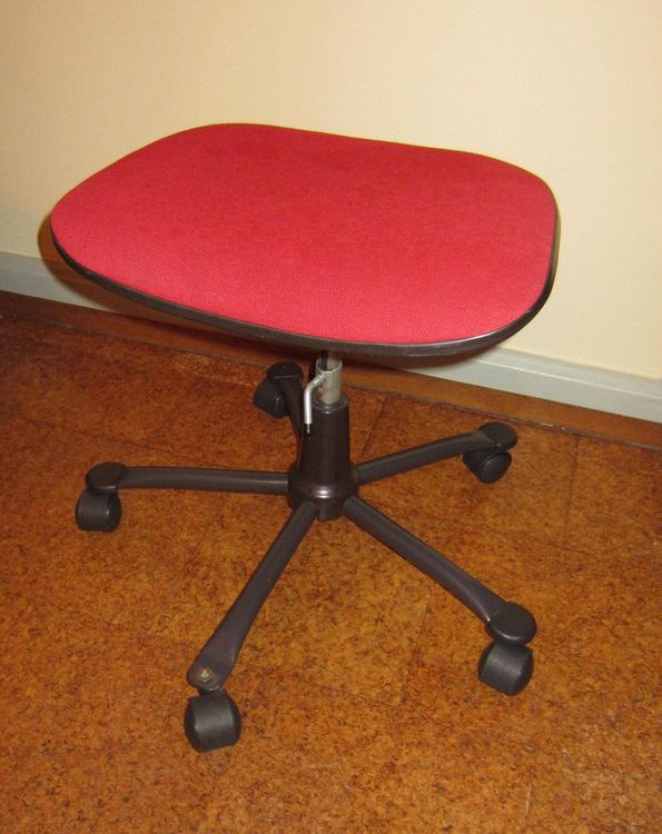 Büro-Hocker (Gebraucht) in Meggen für CHF 19 – nur Abholung auf Ricardo ...