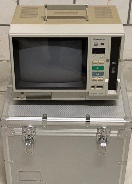 Panasonic VHS-Monitor-Wiedergabegerät (Gebraucht) in Frauenkappelen für ...