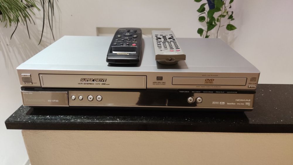 PANASONIC DVD & VHS Videorecorder | Kaufen auf Ricardo