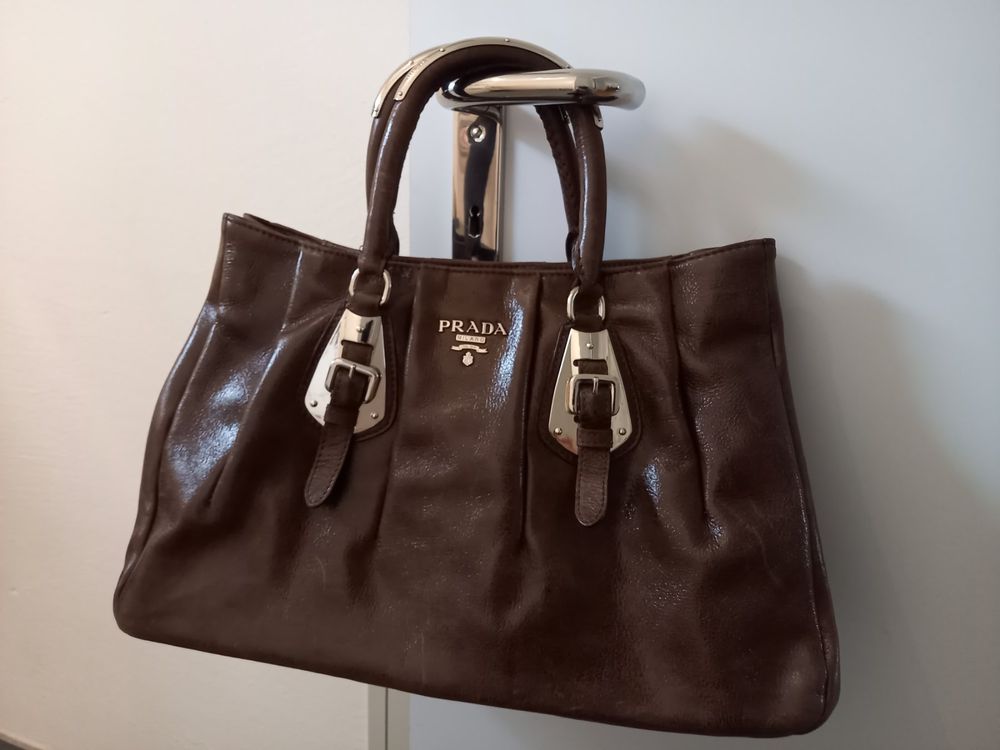 Wunderschöne Vintage PRADA Leder Handtasche dunkelbraun (Gebraucht) in ...