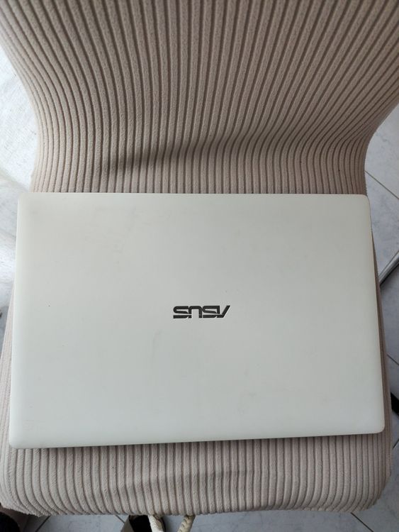 Asus Notebook X553M, 4GB Ram, Windows 10, 500 GB Speicher (Gebraucht ...