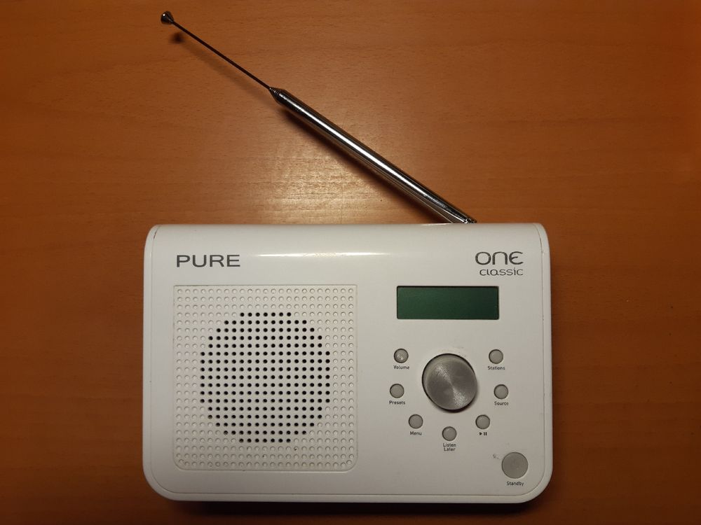 Weisses Retro Radio PURE One Classic UKW/MW (Gebraucht) in für CHF 10 ...