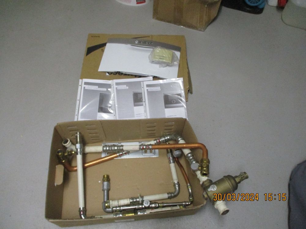 Vaillant ecoTEC plus VC 146/5-5 ErdGas-Brennwerttherme (Gebraucht) in ...