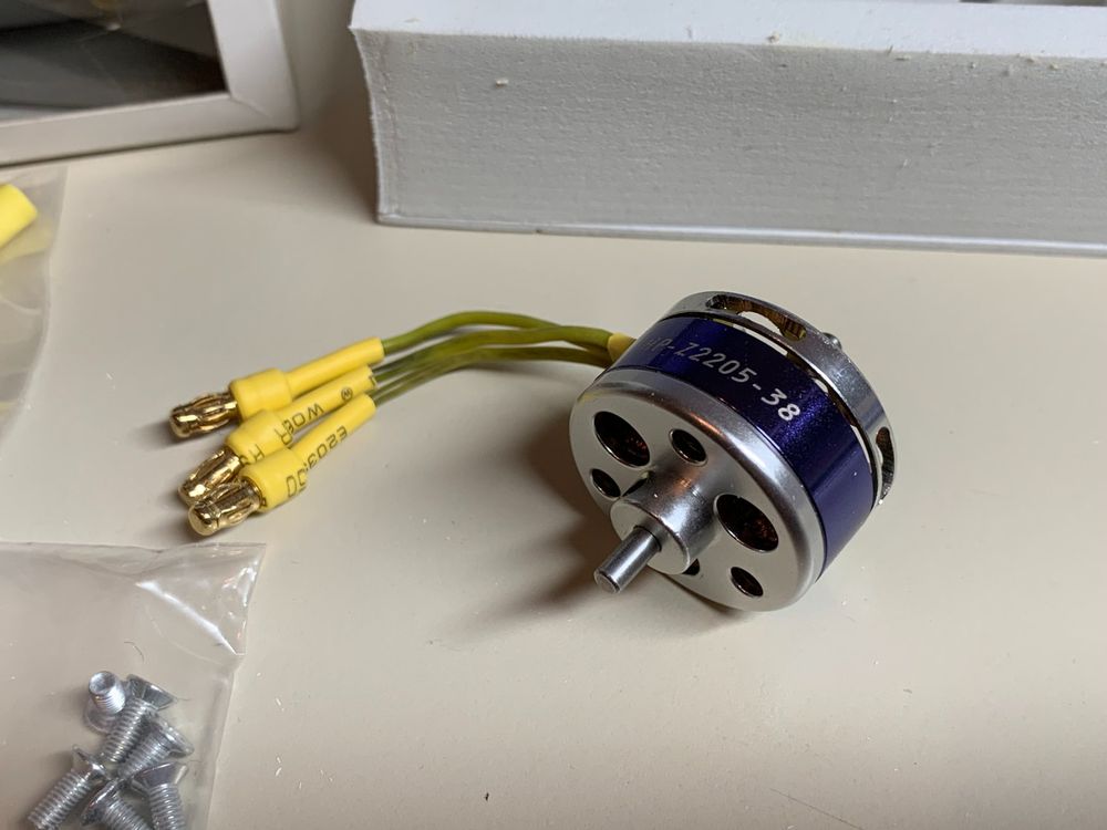 HYPERION Brushless Motor - HPZ2205/38 - 1340Rpm/V - 2-3S (Neu und ...