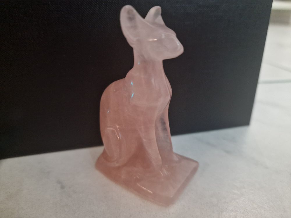 Rosenquarz Bastet Sphinx 8 cm (Gebraucht) in Matzingen für CHF 25 – mit ...