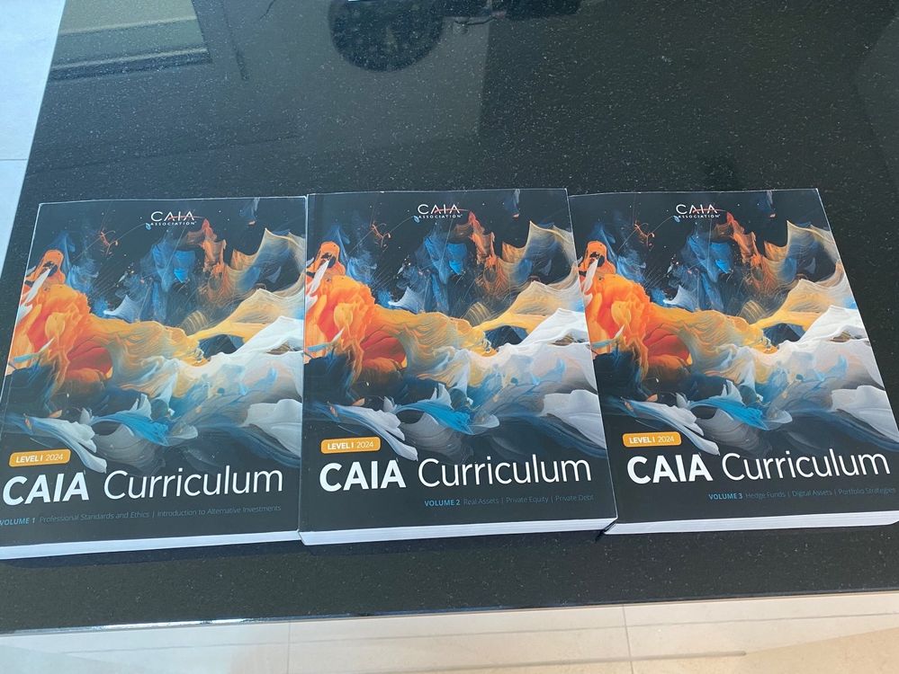 CAIA level 1 curriculum books 2024 (Gebraucht) in Zug für CHF 126 – mit ...
