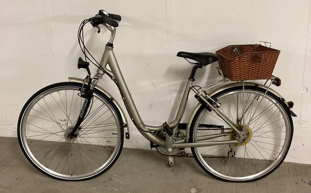 2 City Bikes zu verkaufen (1xDamen, 1xHerren) (Gebraucht) in Küsnacht ZH für CHF 67 – nur ...