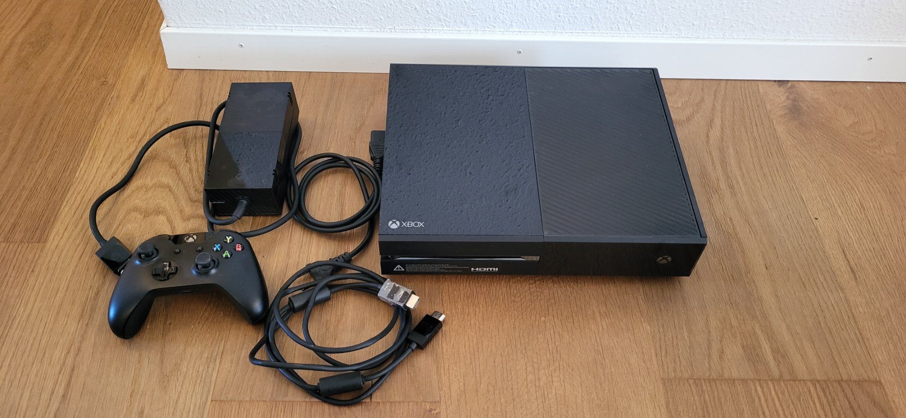 Xbox One mit Controller Original Netzteil und Original HDMI (Gebraucht ...