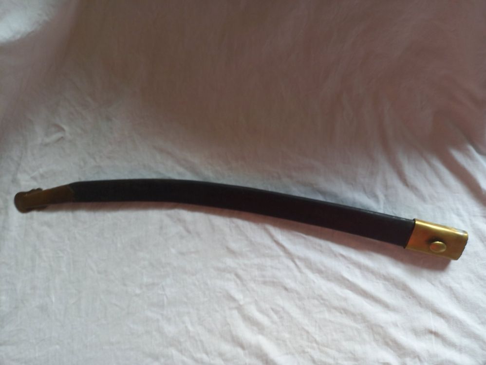 Fourreau en cuir et laiton pour sabre (Gebraucht) in Rossens FR für CHF ...