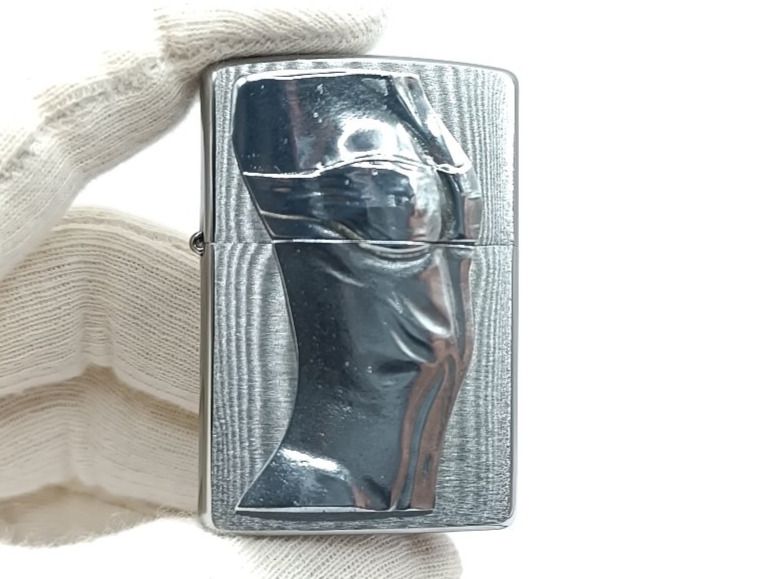ZIPPO Frau Emblem Neu in Box | Kaufen auf Ricardo