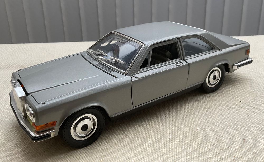 Burago 3001 Rolls-Royce Camargue Silver Model Car Msst: 1:22 (Gebraucht ...