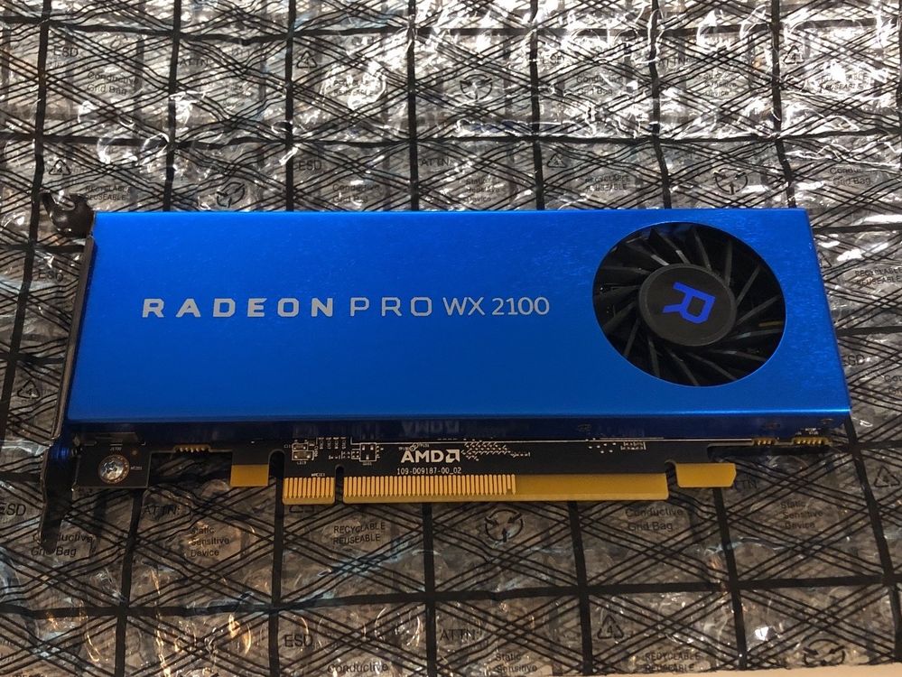 Graphic card AMD Radeon Pro WX 2100 | Kaufen auf Ricardo