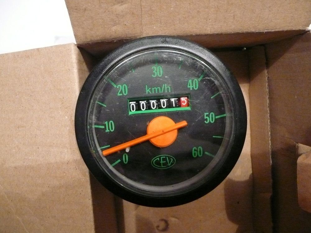 NOS COCKPIT TACHO CEV 60KMH 6CM PUCH X30 (Neu (gemäss Beschreibung)) in Wängi für CHF 40 – mit ...