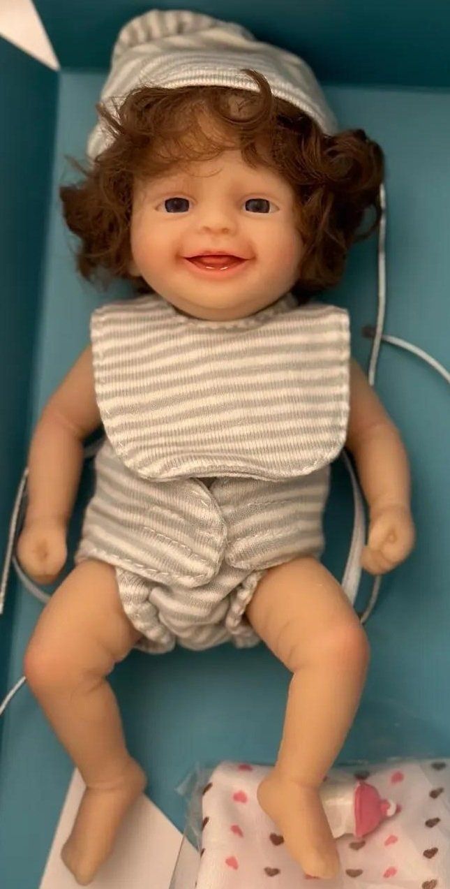 Kleine Reborn-Puppe ganz neu, nie gespielt. (Neu und originalverpackt ...