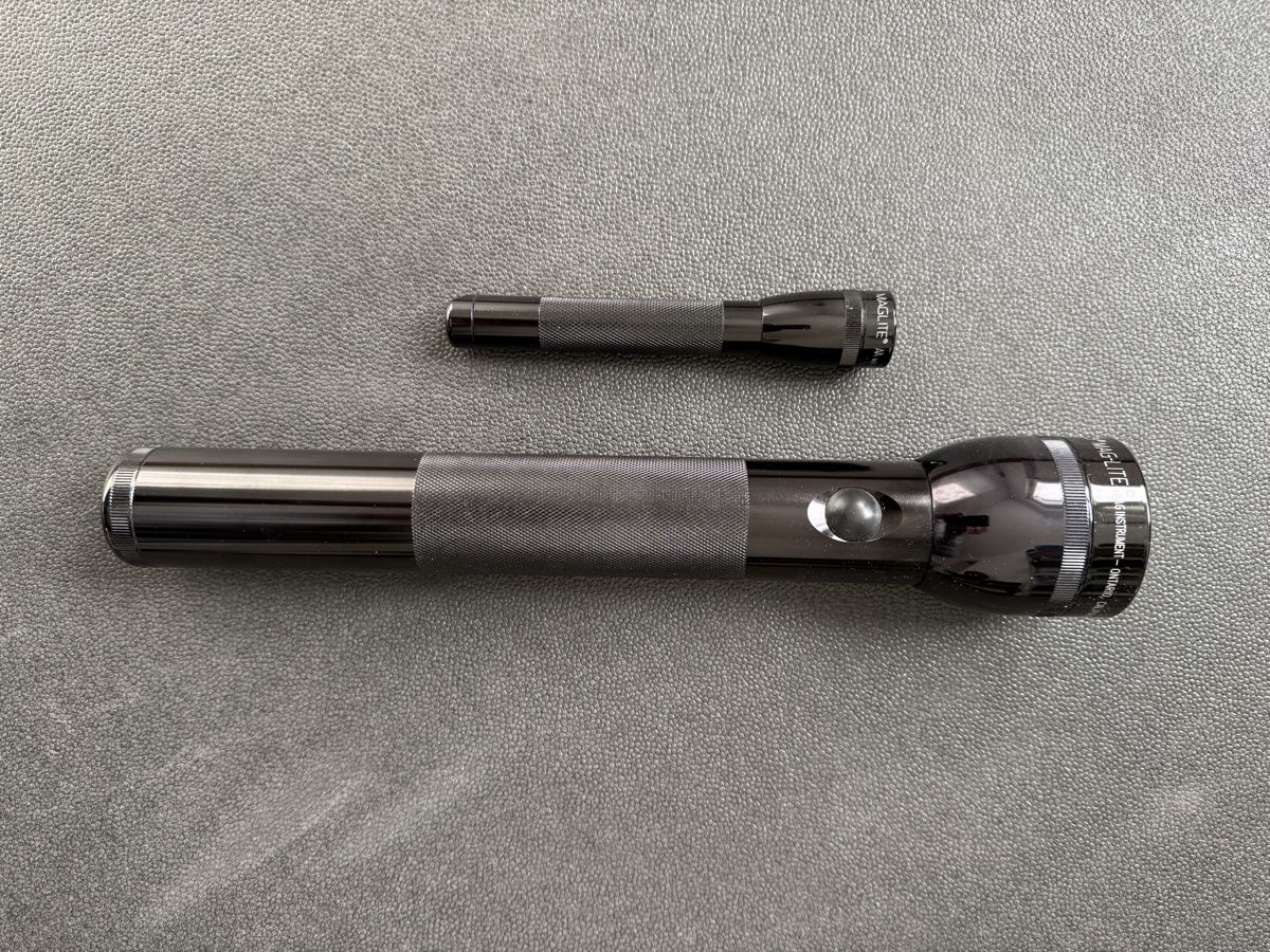 Maglite Flashlight Combo - Full Size and Mini Maglite (Neu (gemäss ...