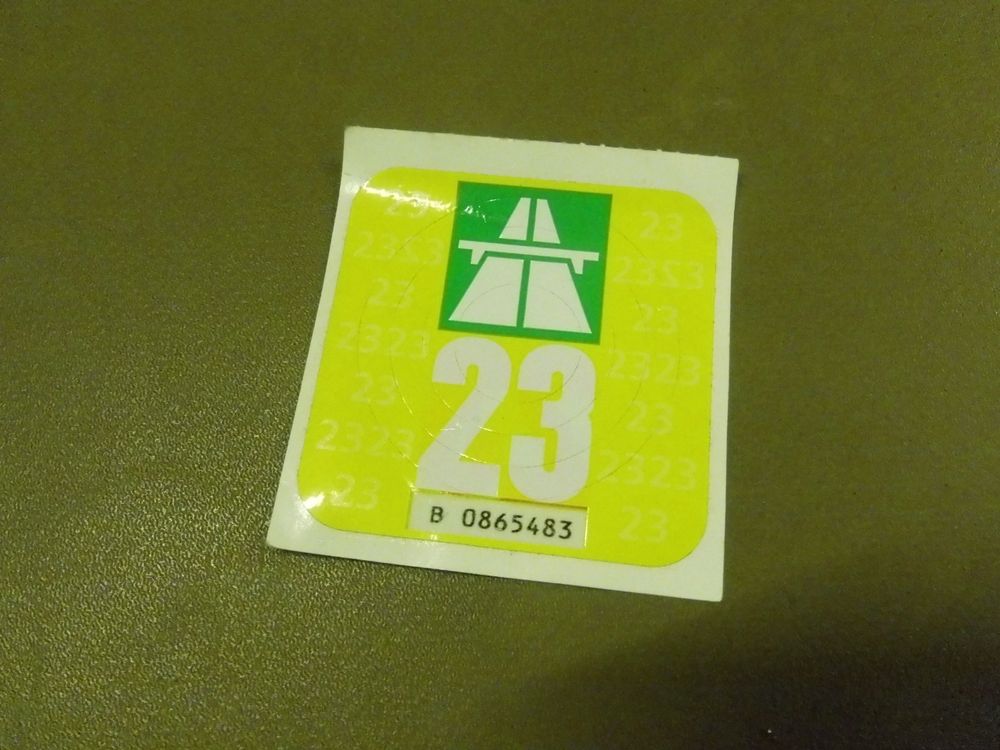 Autobahnvignette Schweiz 2023 (Neu und originalverpackt) in Stierva für CHF 8 – mit Lieferung ...