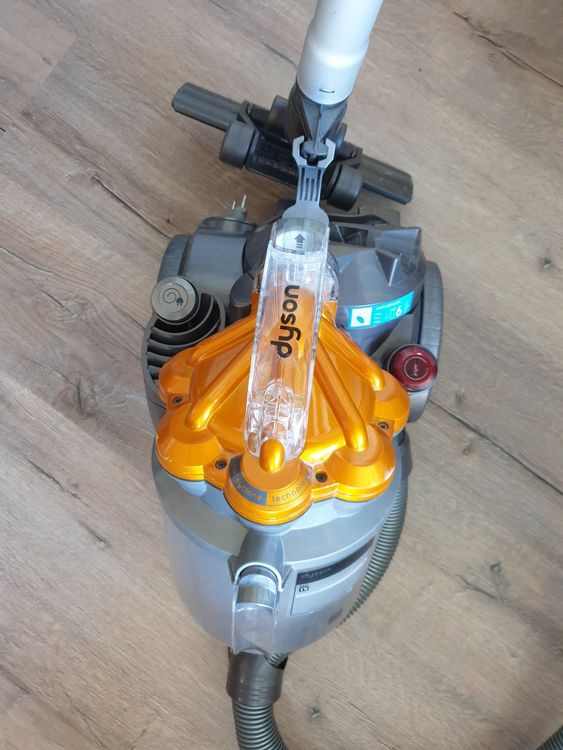 Dyson dc19 staubsauger (Gebraucht) in Brunnen für CHF 100 – nur ...