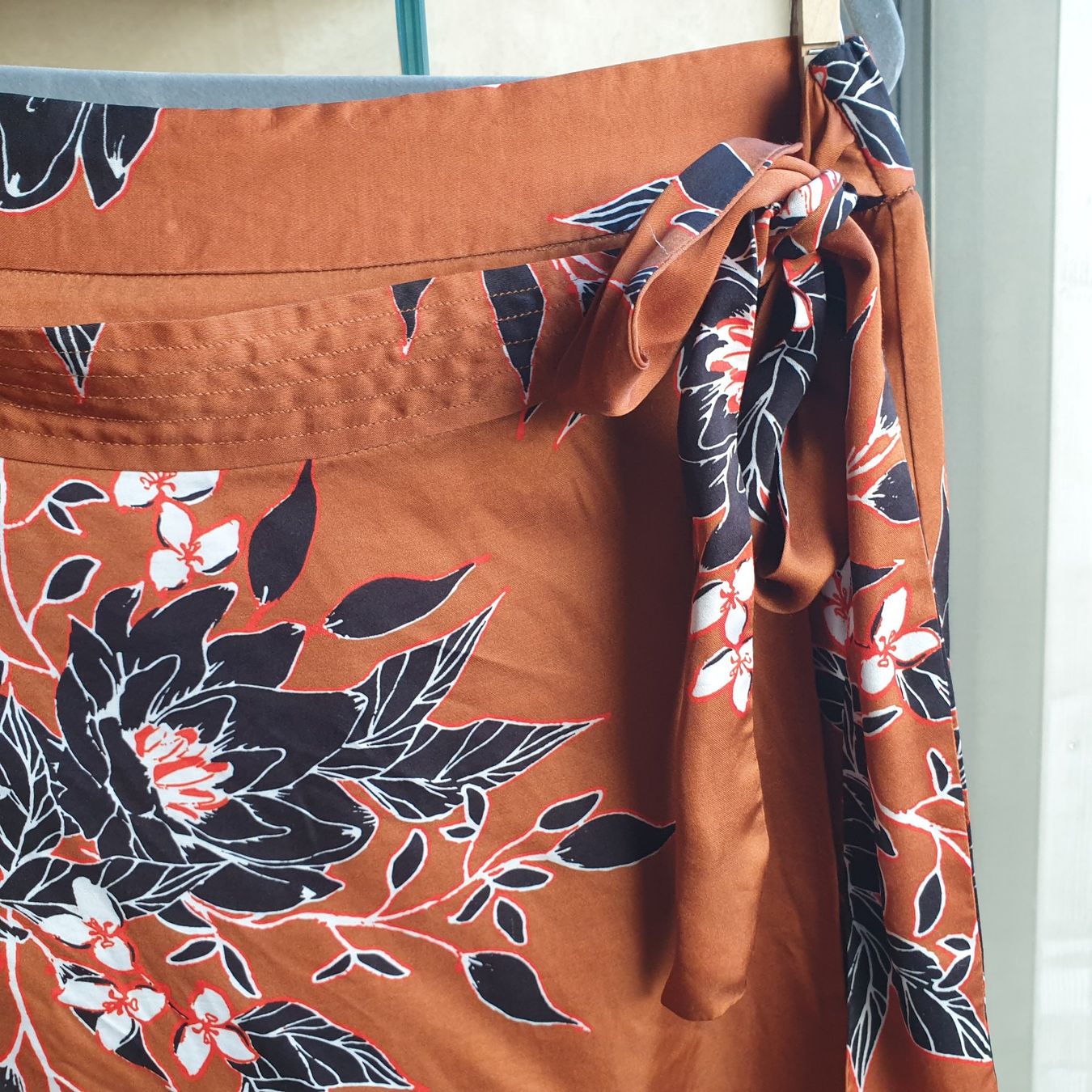 🐸 MARC AUREL 44 TRAUMHAFTER VISKOSE ROCK IN WICKELOPTIK (Neu (gemäss ...