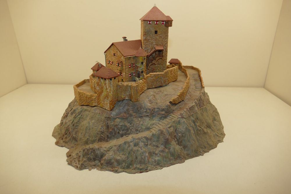 Kibri N: Burg Branzoll | Kaufen auf Ricardo