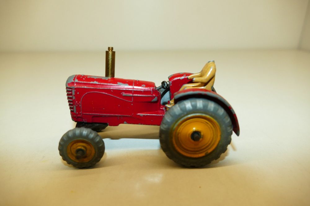Dinky Toys: Massey Harris Tractor (Gebraucht) in Niederhasli für CHF 12 ...