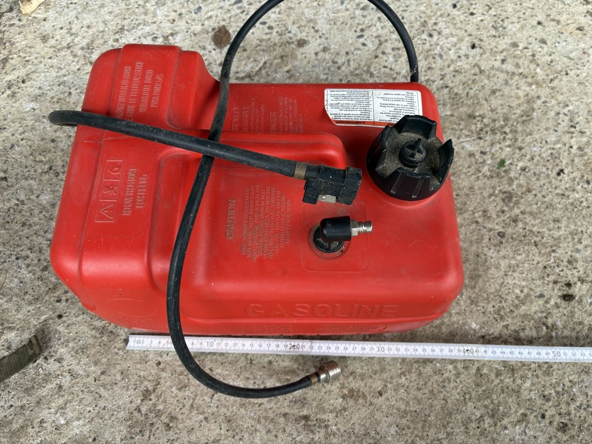 Zusatz Tank Motorboot (Gebraucht) in Oberdorf BL für CHF 5 – nur ...