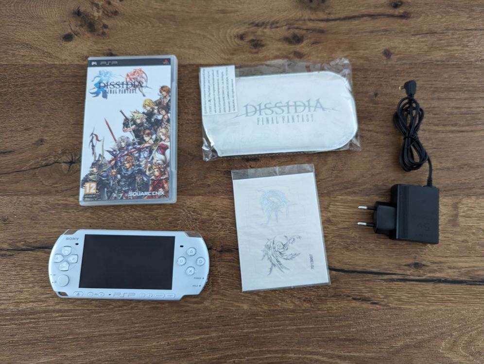 PSP Slim & Lite im Dissidia Final Fantasy Bundle | Kaufen auf Ricardo