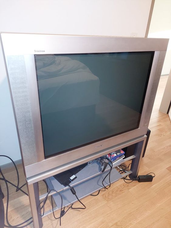 Sony Trinitron (Gebraucht) in Kloten für CHF 445 – nur Abholung auf ...