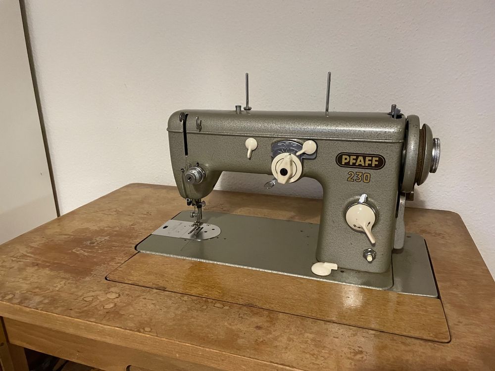 Pfaff 230 Nähmaschine (Gebraucht) in Zürich für CHF 2 – nur Abholung ...