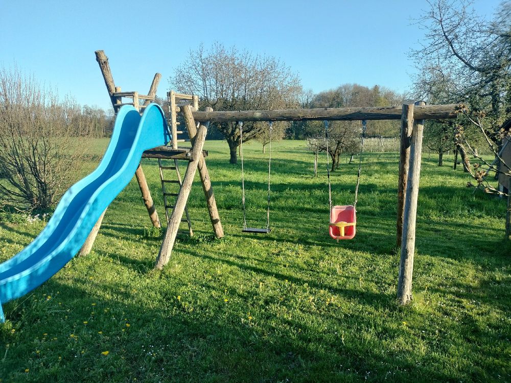 Rutschbahn mit 2 Schaukeln (Gebraucht) in Weinfelden für CHF 300 – nur ...