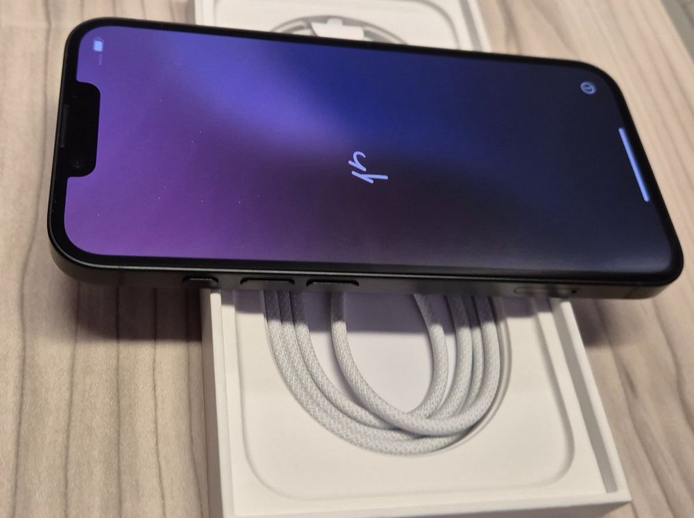 Apple iPhone 16e 128 GB, Black, 6.10", SIM + eSIM, 5G (Gebraucht) in Wil SG für CHF 450 – mit ...