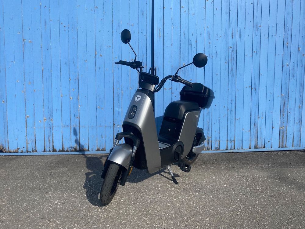 Yadea V7 Elektro Roller Scooter 25KM/H e-mobility (Gebraucht) in Urdorf ...