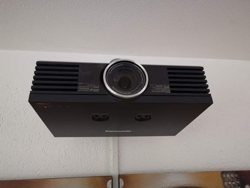 Panasonic PT-AE4000 (Gebraucht) in Schliern für CHF 163 – mit Lieferung ...