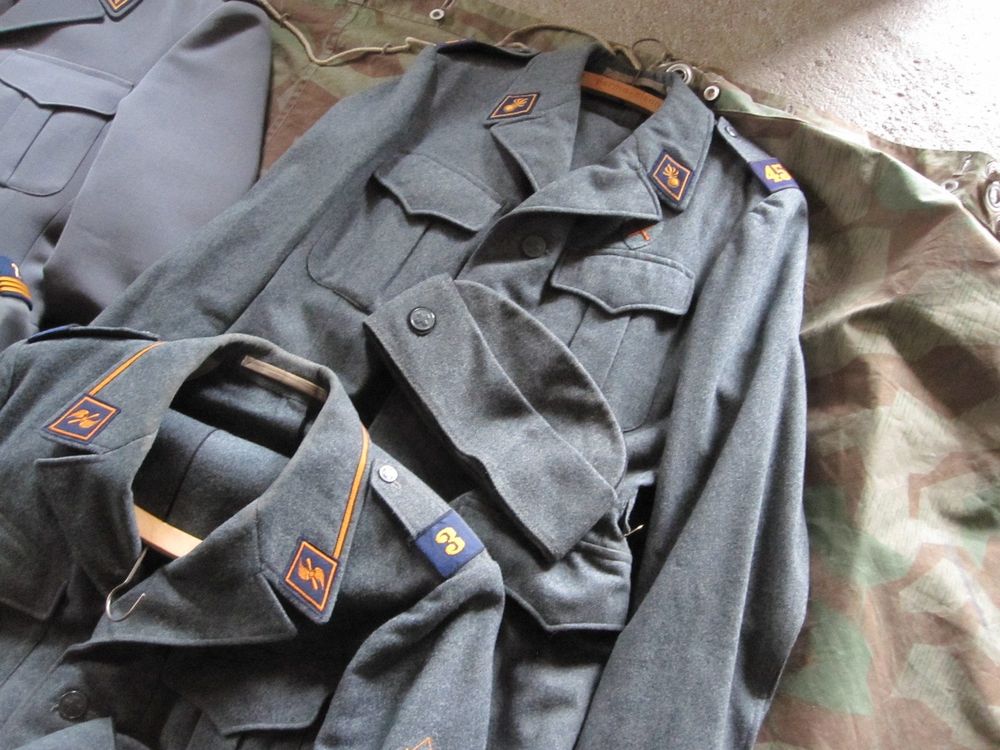 Lot Uniformen Ord.49 Luftwaffe (Gebraucht) in Worb für CHF 56 – mit ...