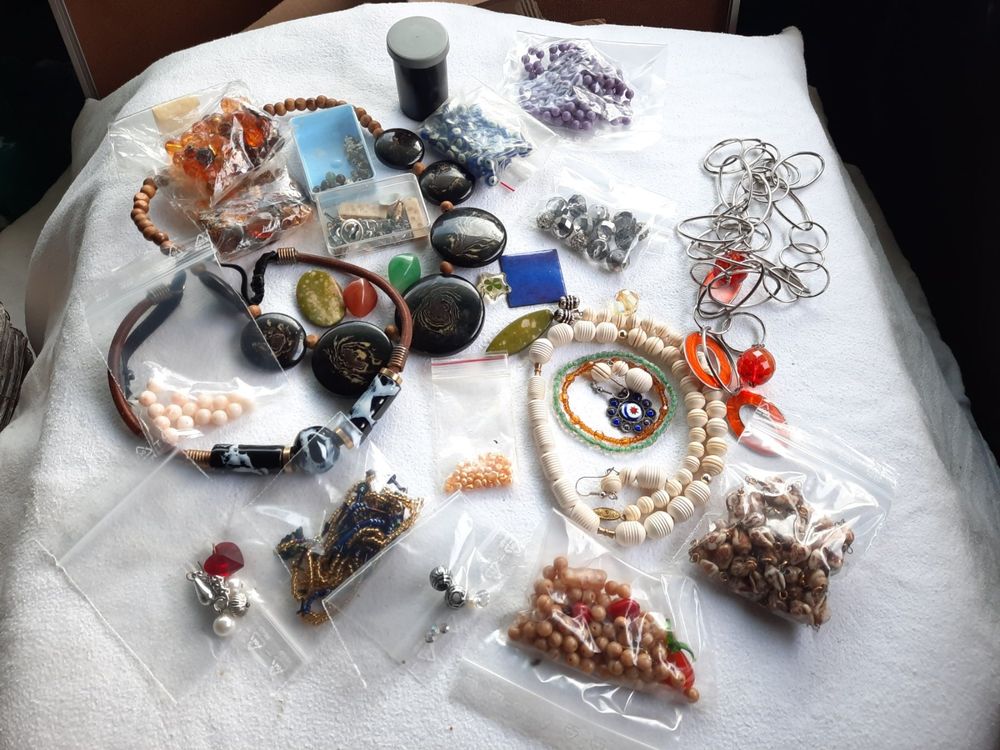 Verschiedenes Bastelmaterial für Schmuck (Gebraucht) in Weinfelden für ...