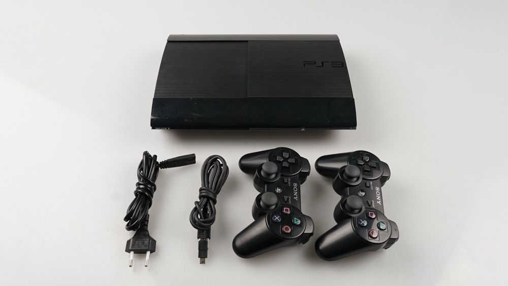 PS3 Super Slim mit zwei Controller (Gebraucht) in Volketswil für CHF 39 ...