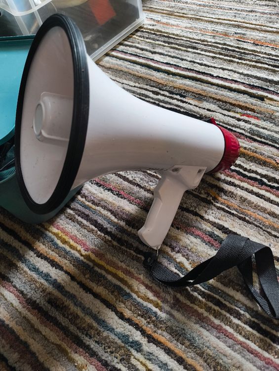 Speaka Megafon XB-11SR, 20W, Lautsprecher Top Zustand! (Gebraucht) in ...