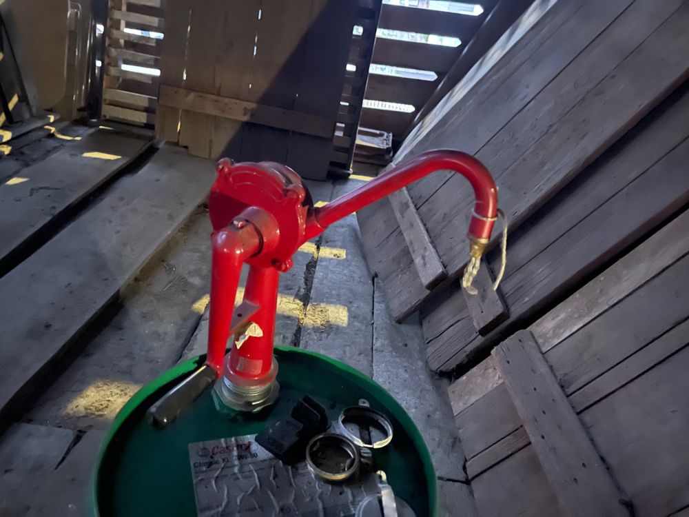 Diesel oder Oiel Pumpe inkl Fass castrol neue preis über 200 | Kaufen ...