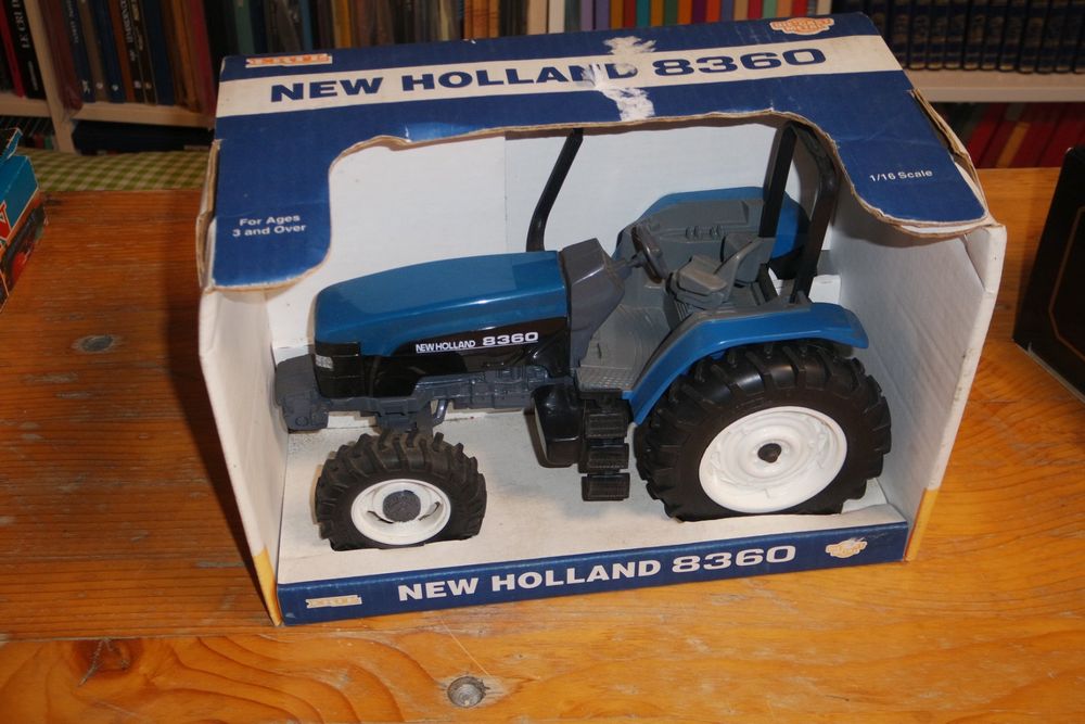 TRACTEUR ERTL 1/16ème °°°°° NEW HOLLAND 8360 °°°°° | Kaufen auf Ricardo