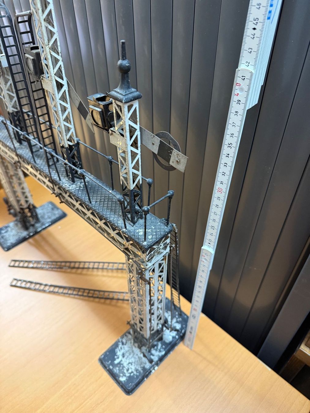 Bing Spur 1 Signalbrücke und 3 Stück Bing Spur 1 Signale (Gebraucht) in ...