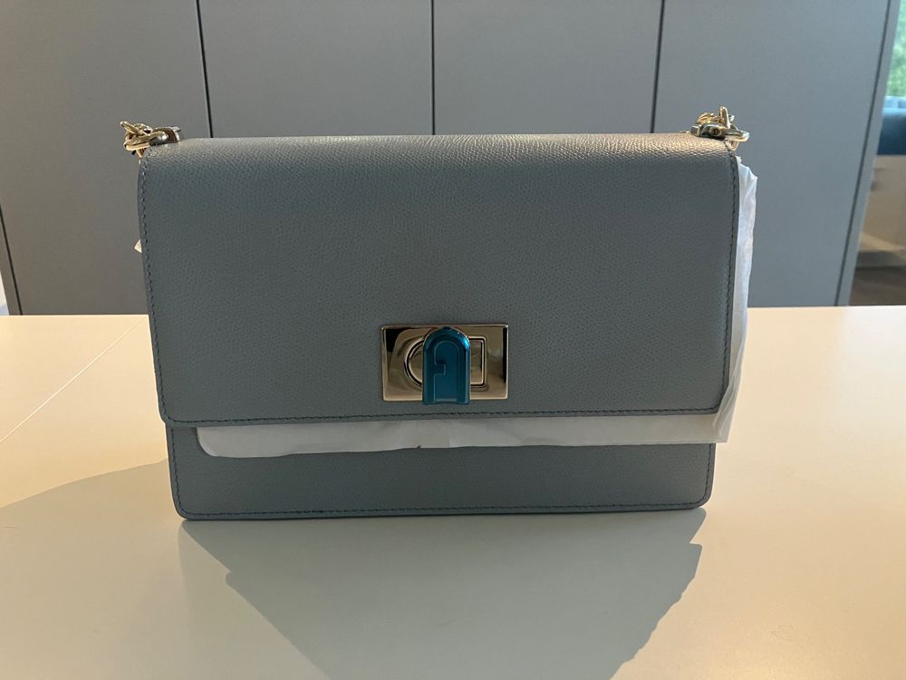 komplett neue Furla Tasche (Gebraucht) in Forch für CHF 90 – mit Lieferung auf Ricardo kaufen