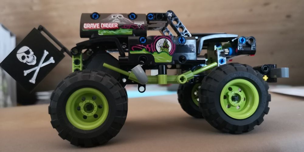 Lego 42118 - Grave Digger - zusammengebaut | Kaufen auf Ricardo
