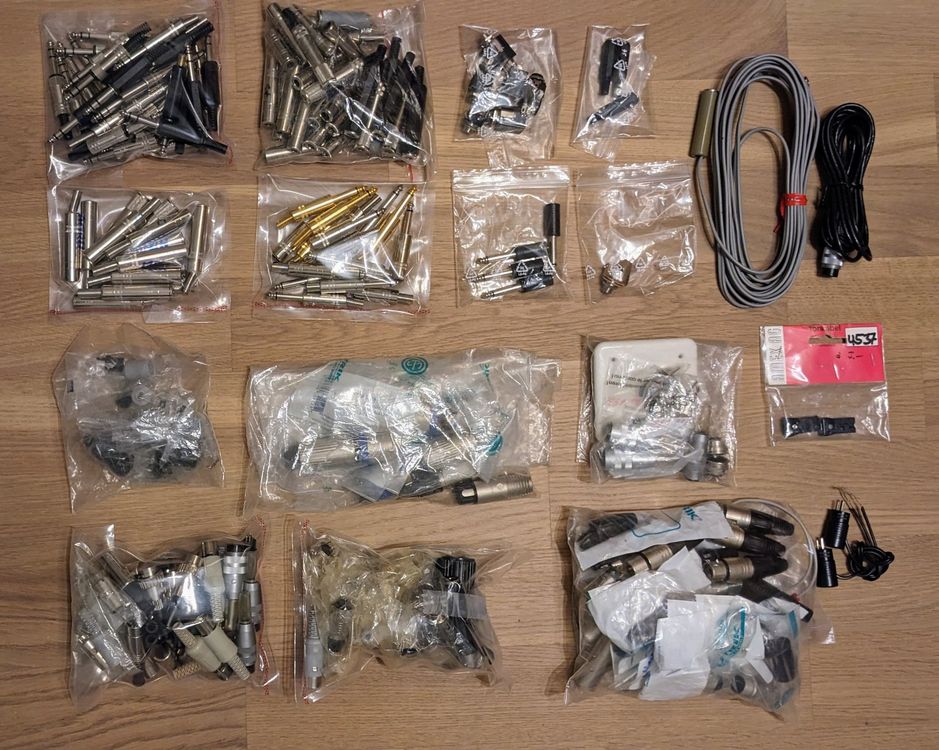 Grosses Sortiment an Audio Stecker und Buchsen (Neu (gemäss Beschreibung)) in Winterthur für CHF ...