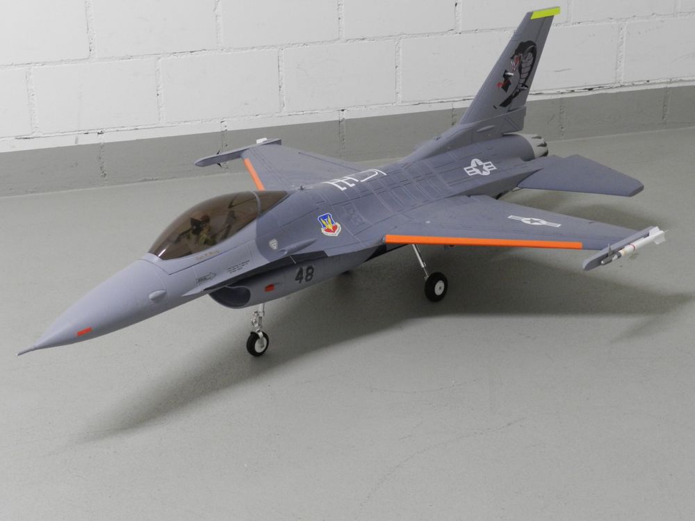 F-16 Fighting Falcon V2 mit Pendelleitwerk (Neu (gemäss Beschreibung)) in Pfäffikon ZH für CHF ...