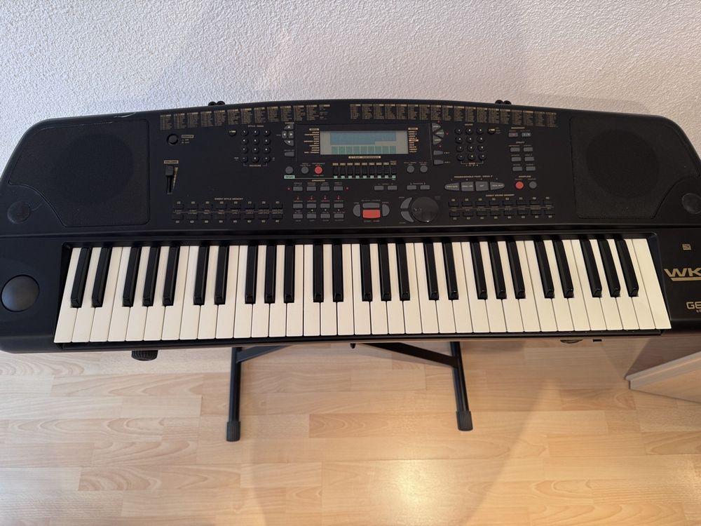 Gemütliches Keyboard WK-500 Generalmusic mit Ständer (Gebraucht) in ...