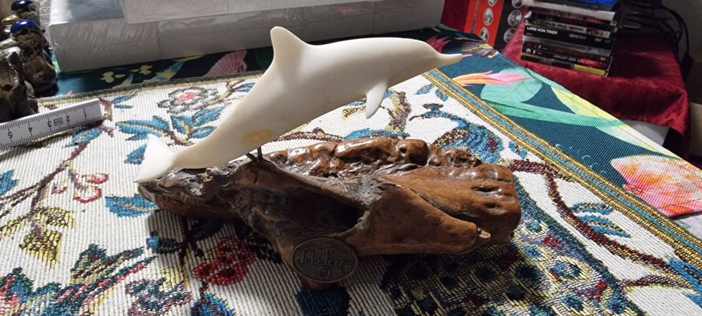 John Perry Delfin Figur Holz Design (Gebraucht) in Zürich für CHF 25 ...
